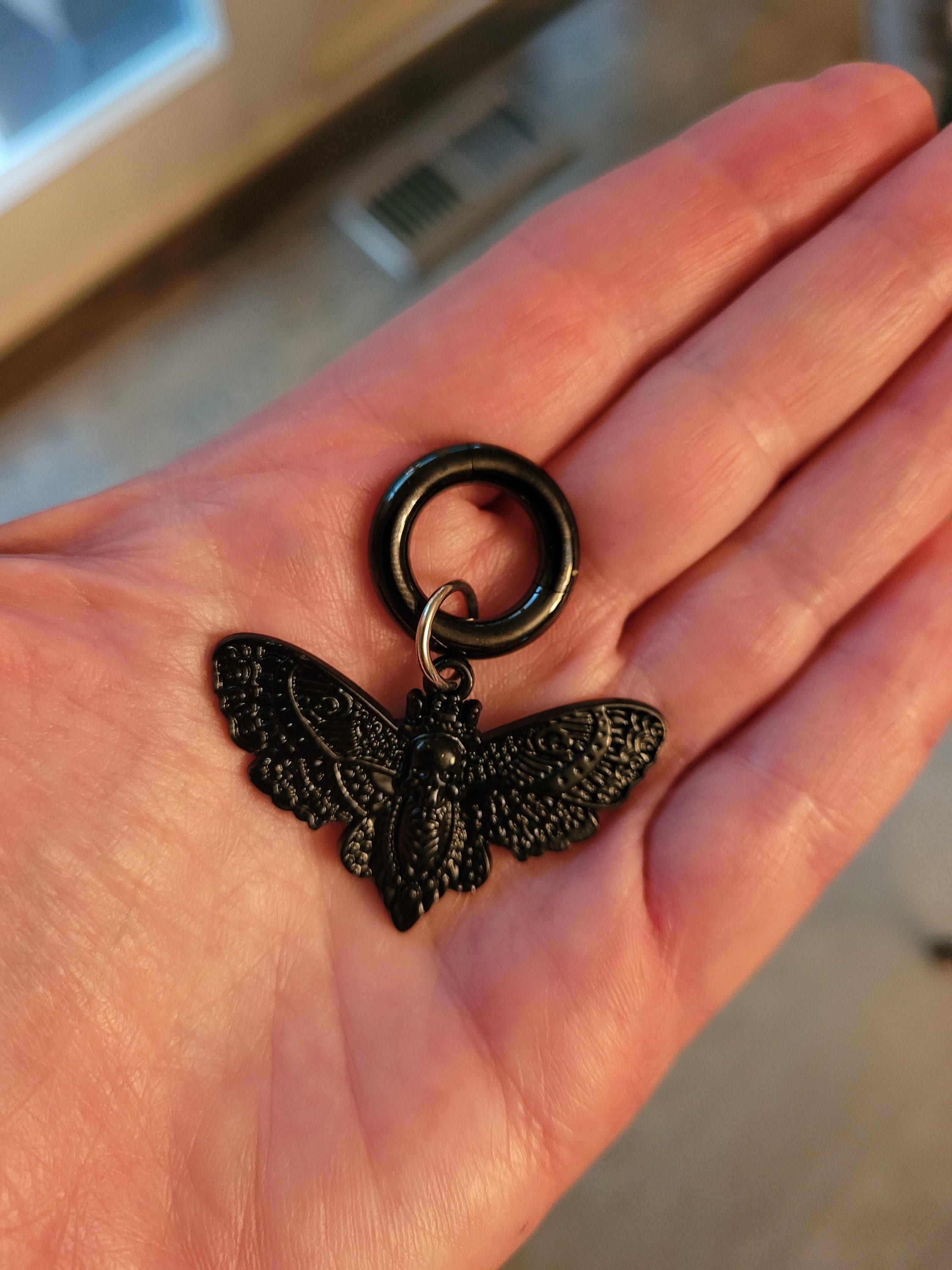 2g 4g 6g 8g Hinged Clicker Ring Death Moth Hoops Dangle Gauges - Etsy