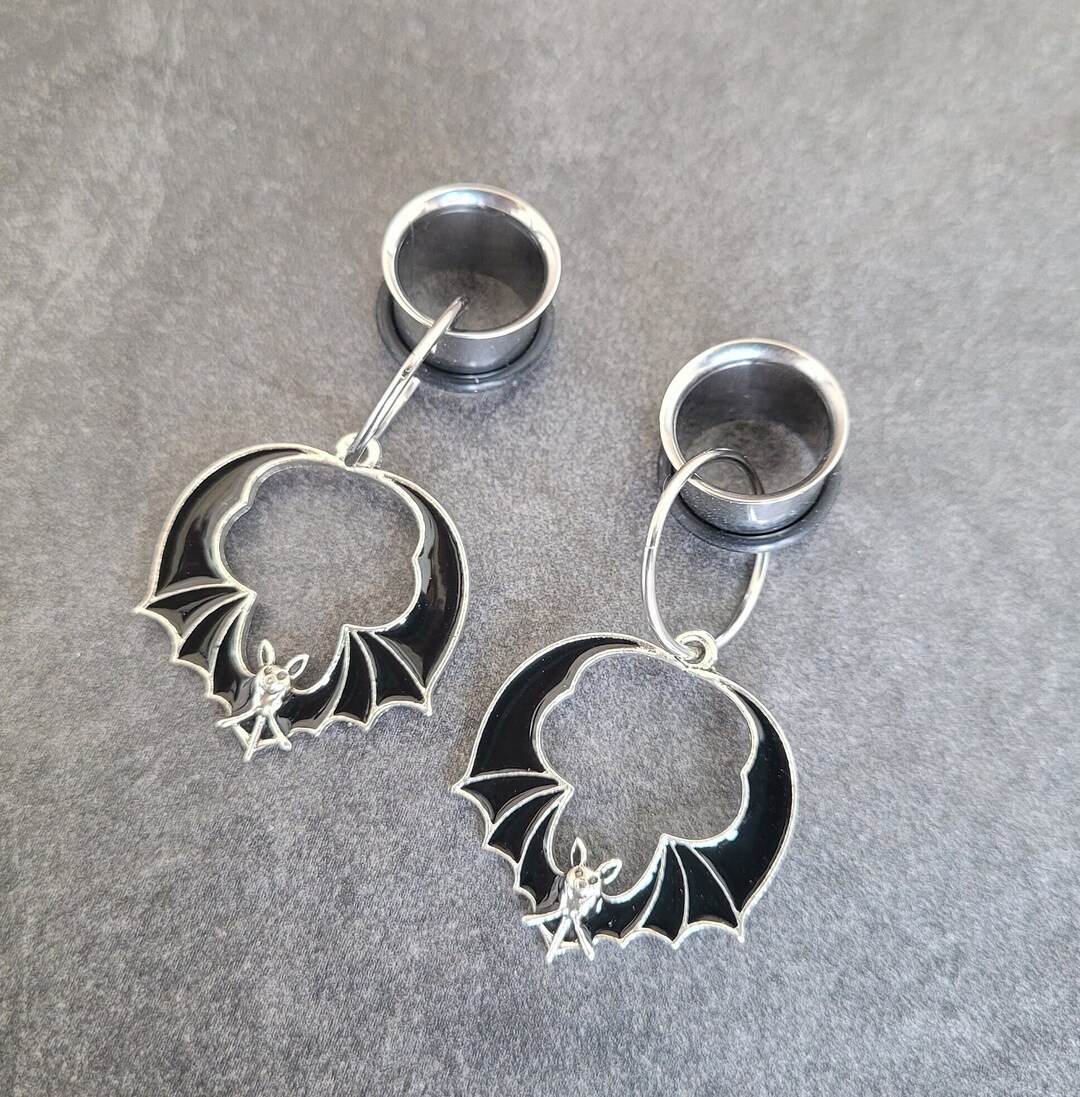 Black Bat Plug Hoop Gauges Tunnels Ear Earrings Dangle Halloween 4g 2g ...
