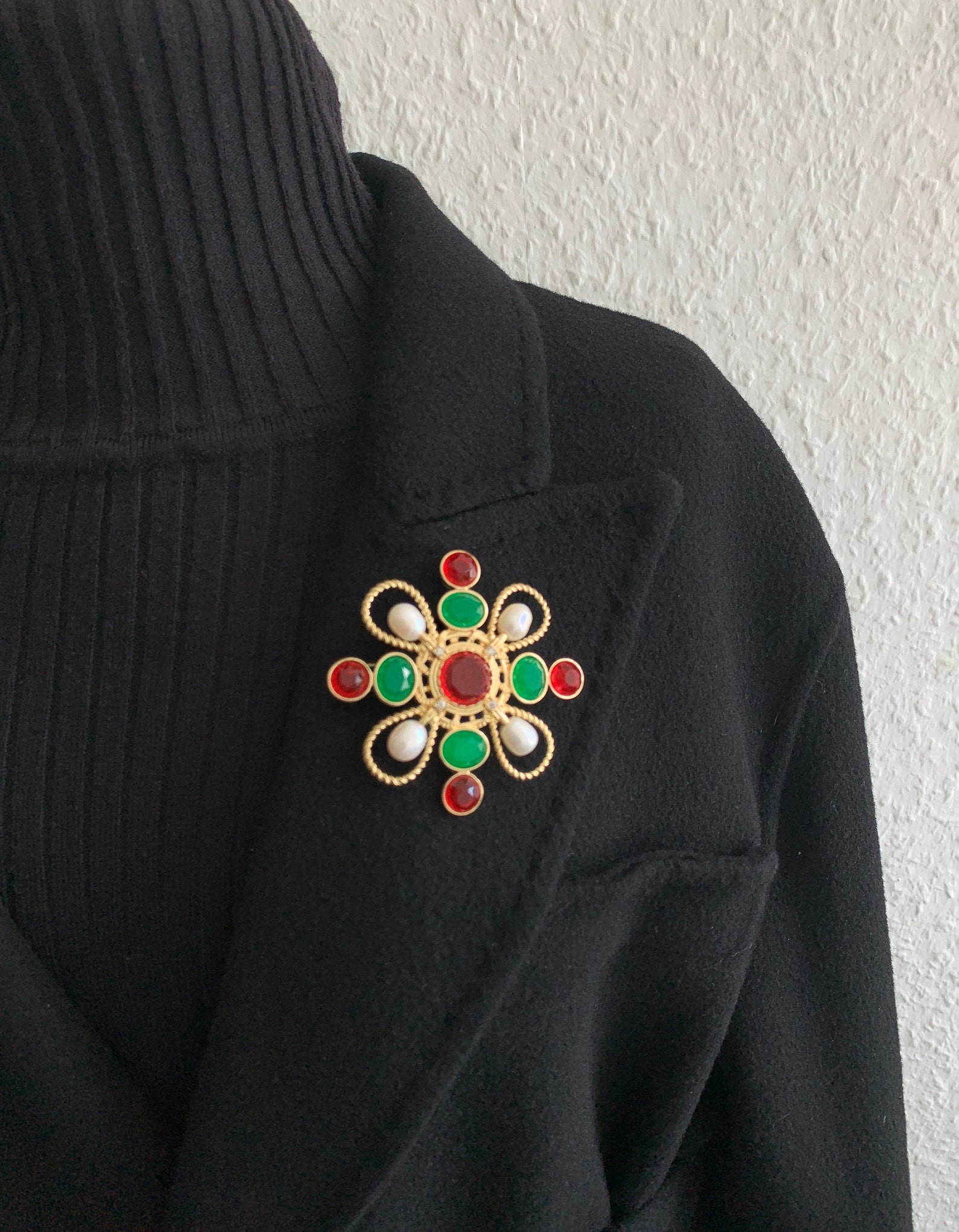 Chest Pin Women Trendy Pearl Chest Flower Different Needle Clothes ...