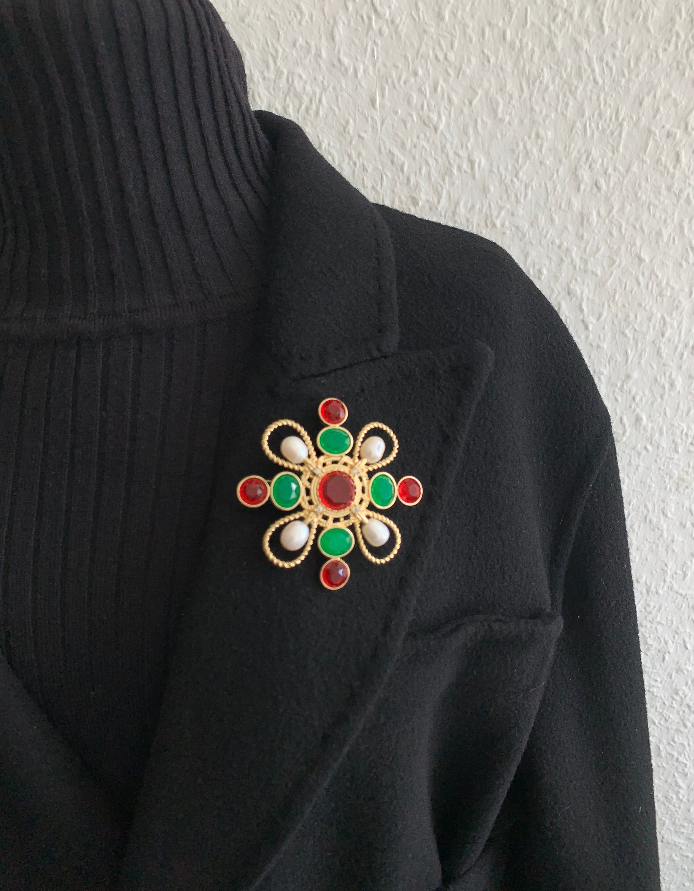Chest Pin Women Trendy Pearl Chest Flower Different Needle Clothes ...