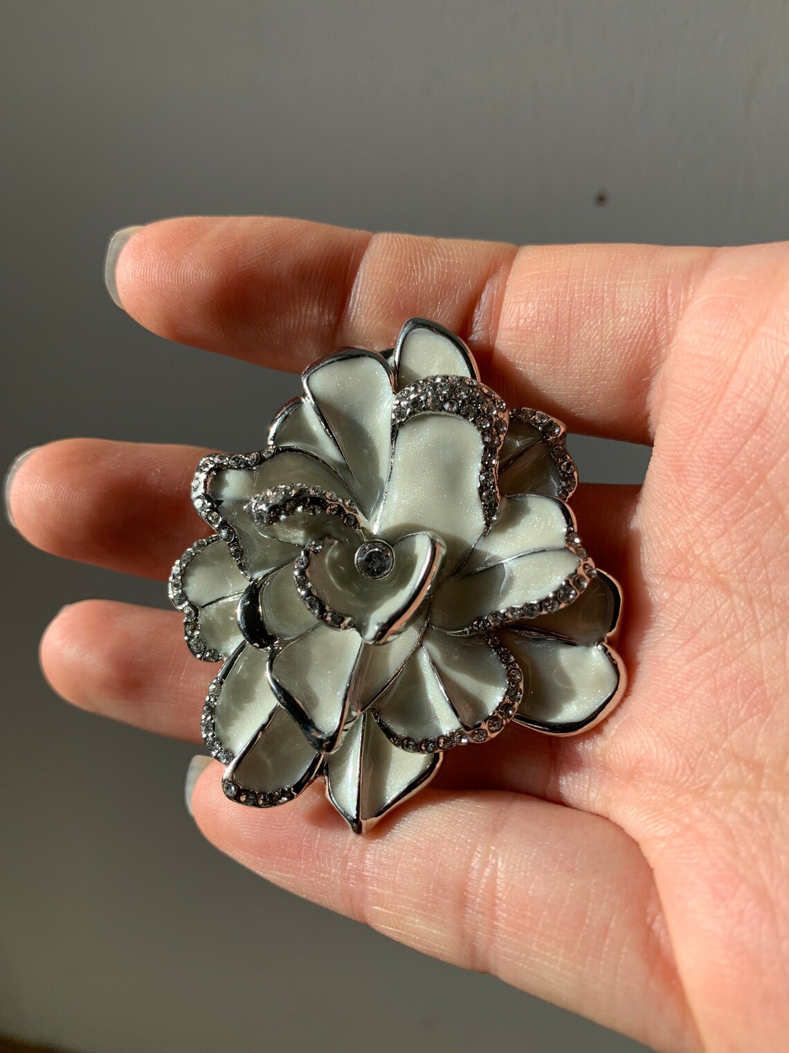 Fragrant Mountain Tea Flower Chest Pin Women High-end Luxury Flower ...