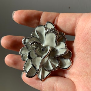 Fragrant Mountain Tea Flower Chest Pin Women High-end Luxury Flower ...