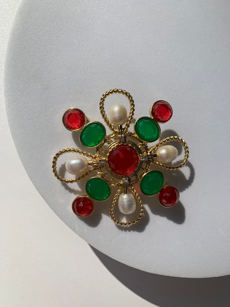 Chest Pin Women Trendy Pearl Chest Flower Different Needle Clothes ...