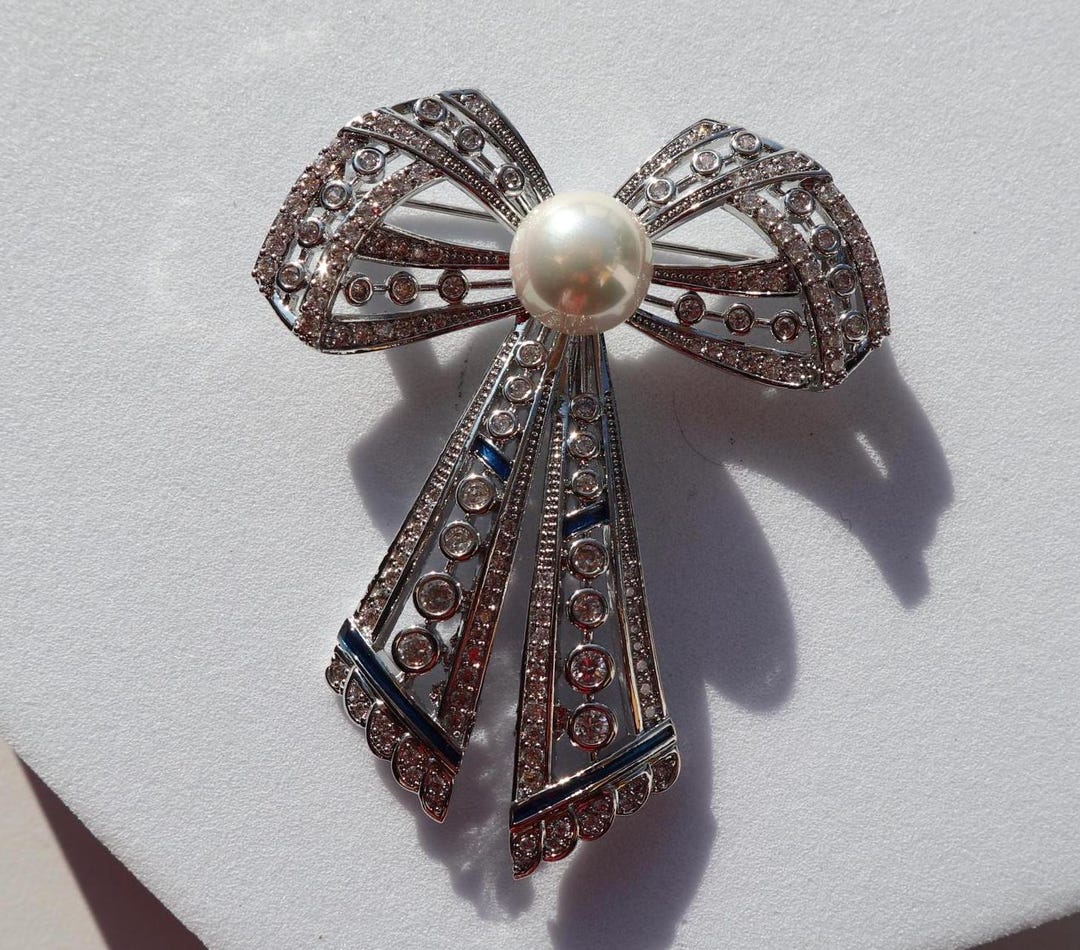 White Cute Bow Butterfly Sliver Colour Brooches Women White Party ...