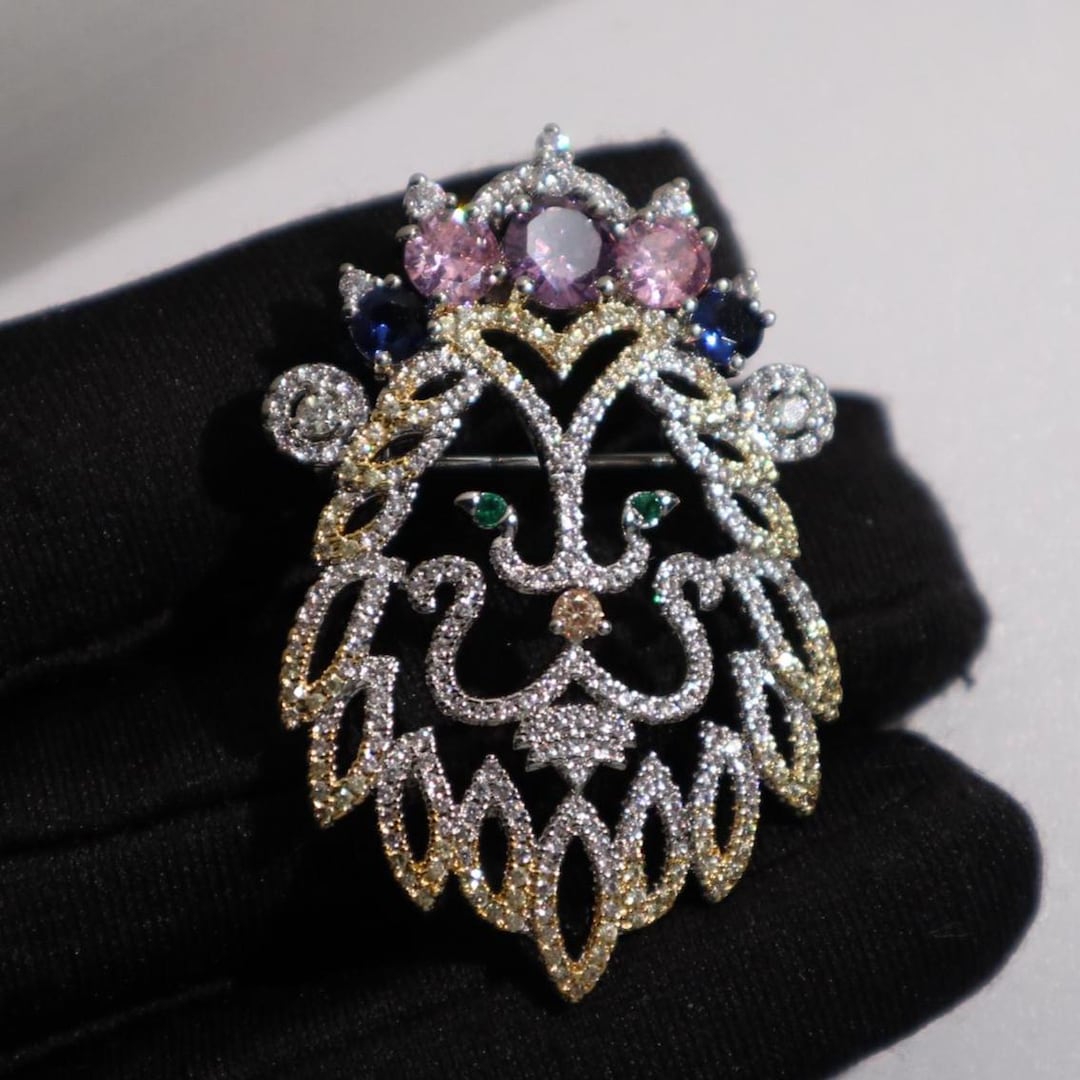Lion Brooch Gold Bunt Colour Pin Christmas Gift - Etsy
