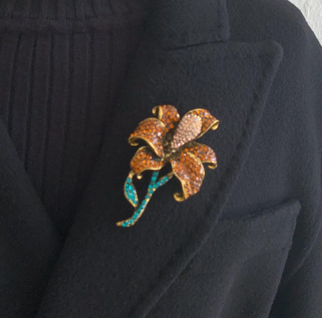 Lily Flower Enamel Pin Women's Pins and Brooches Fashion Brooch ...