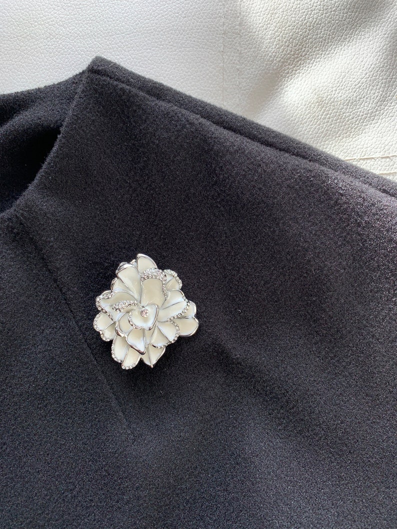 Fragrant Mountain Tea Flower Chest Pin Women High-end Luxury Flower ...