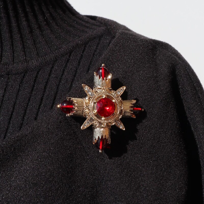 Red Vintage Brooch - Etsy
