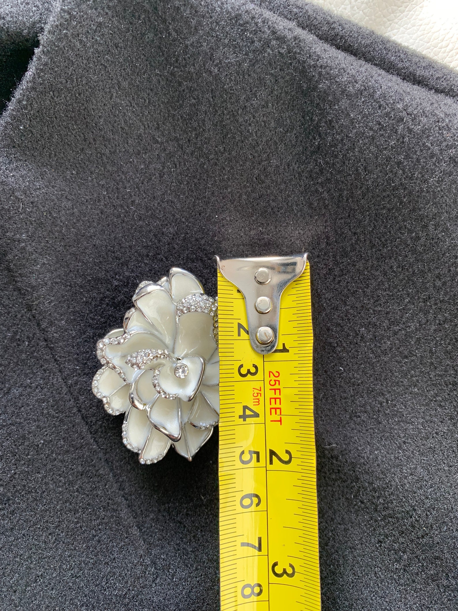 Fragrant Mountain Tea Flower Chest Pin Women High-end Luxury Flower ...