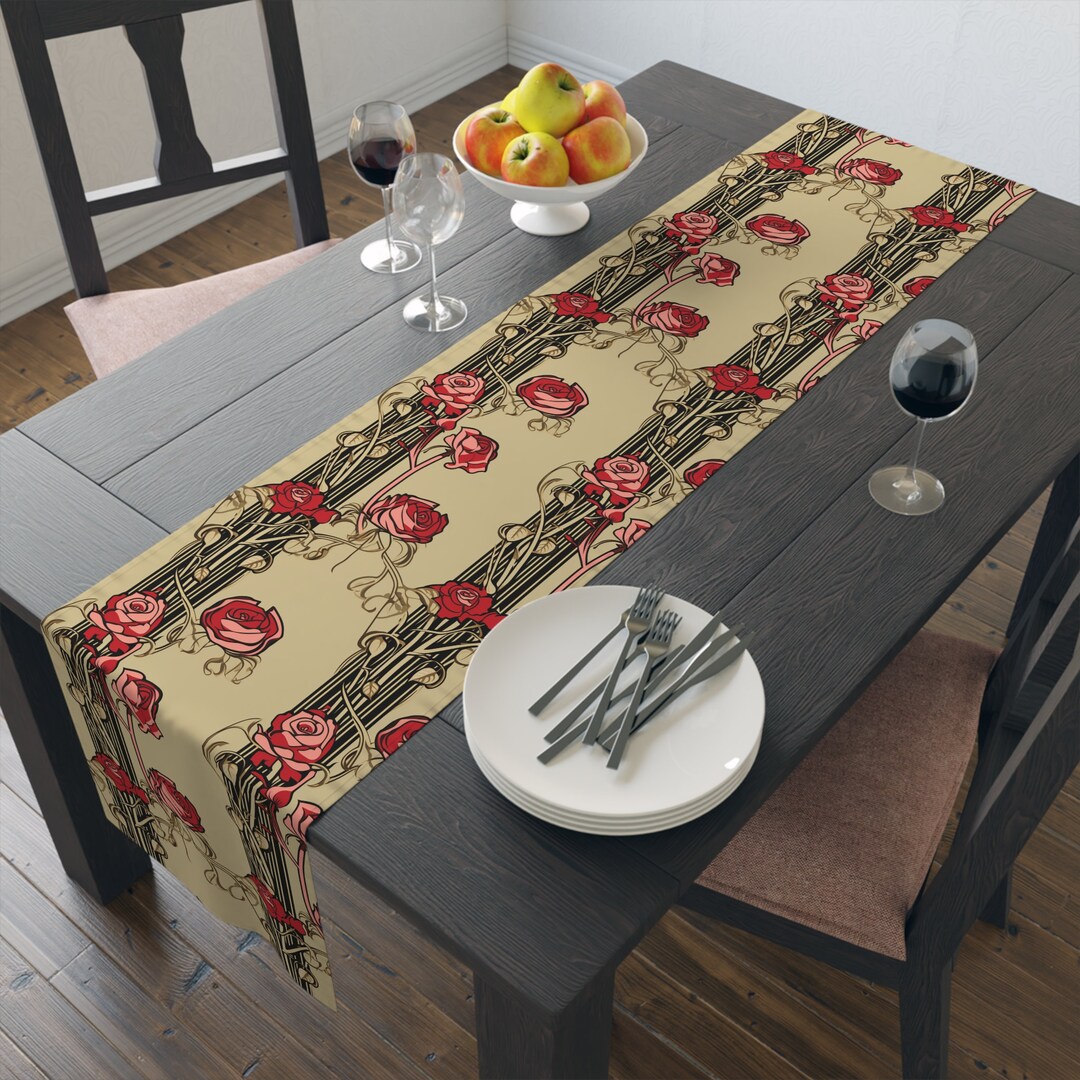 Romantic Red Roses Table Runner, Champagne-pink Floral Design, Ideal ...