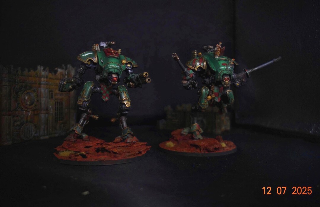 Pro Painted Imperial Knight | Custom Armiger & Questoris Commissions ...