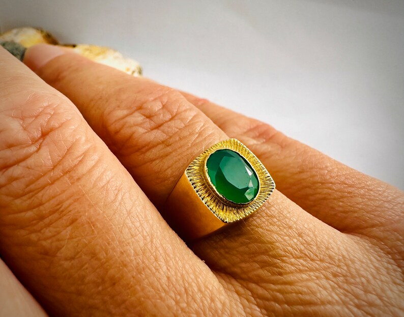Vintage Chrysoprase 18ct Gold Signet Ring May Birthstone - Etsy