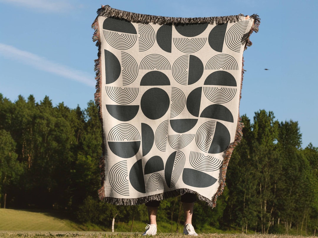 Half-moon Harmony Woven Throw Blanket, Decorative Cotton Throw ...