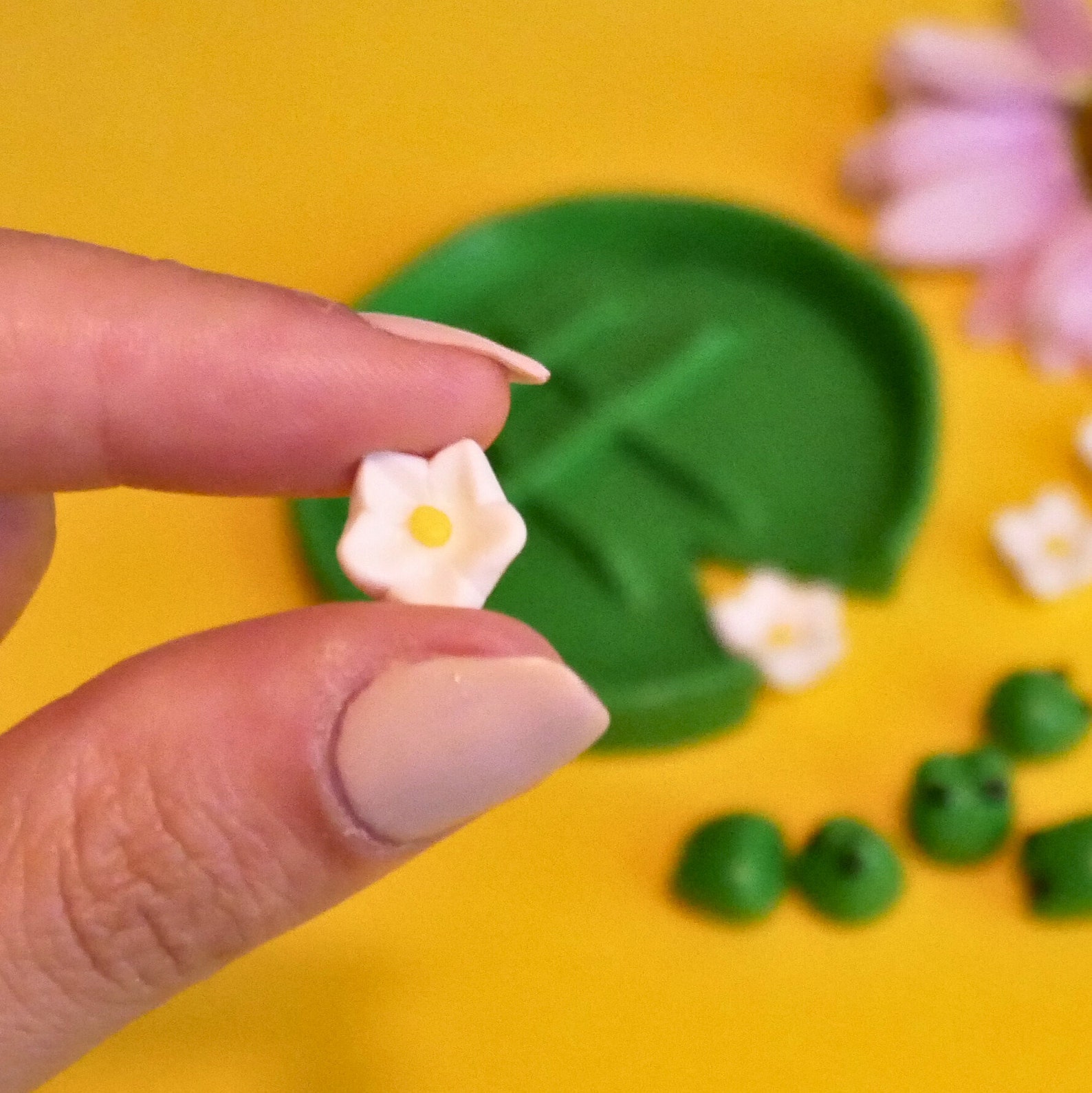 Pocket-sized Lotus Tic-tac-toe Game With Frog and Flower Pieces ...
