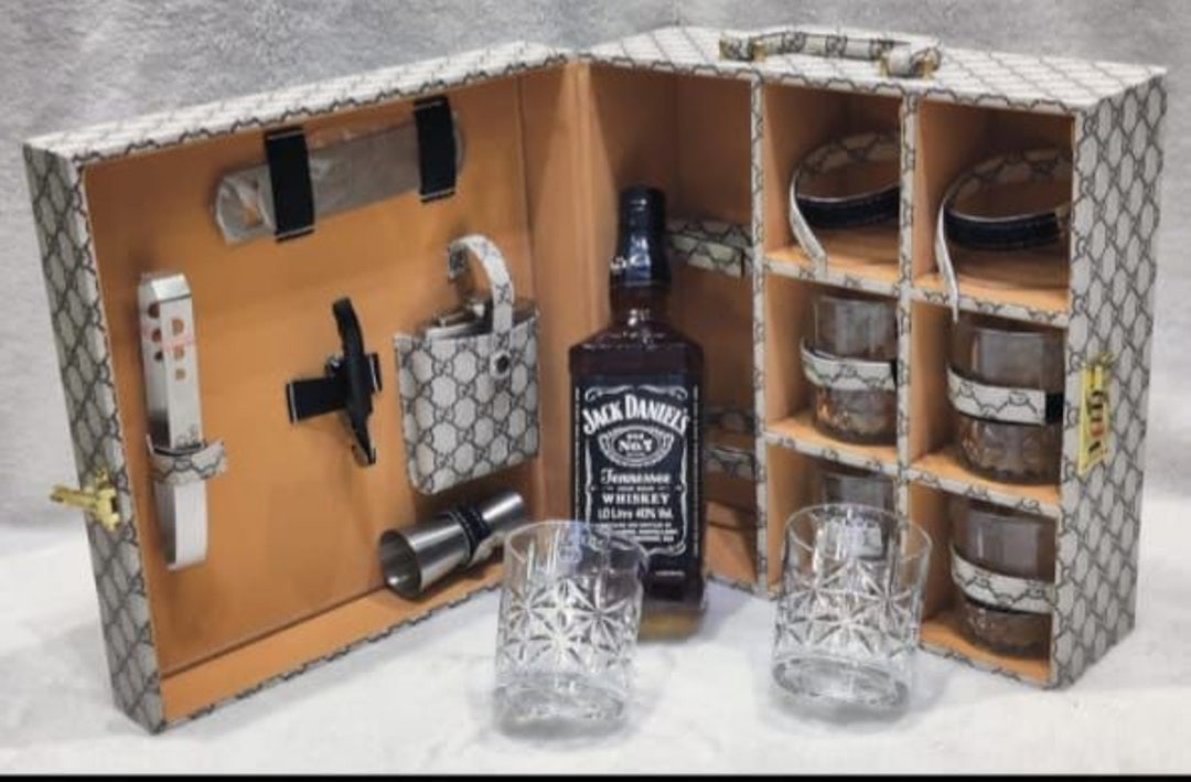 Elegant Bar Accessories Tool | Portable Leatherette Briefcase Bar Set ...