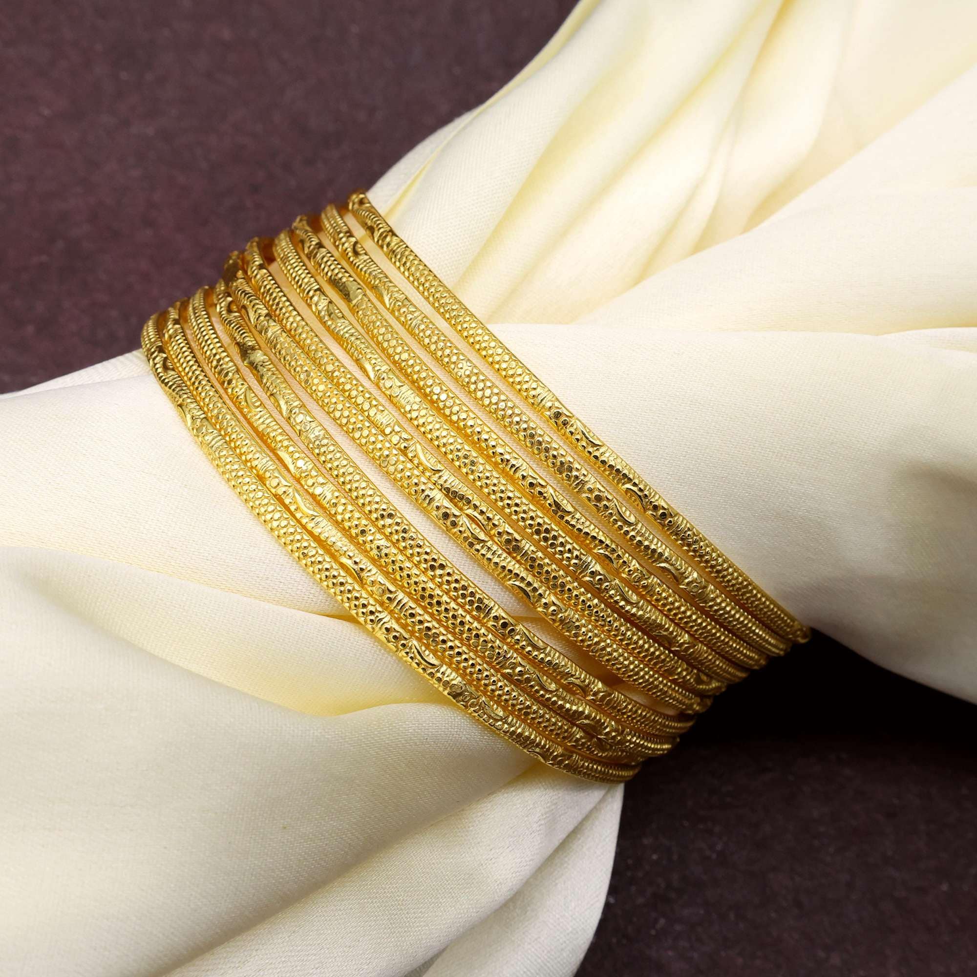 Gold bangles below 20000 store