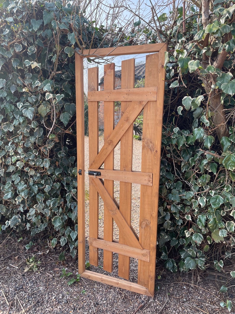 Parallax Slim Illusion Gate Ajar - Etsy