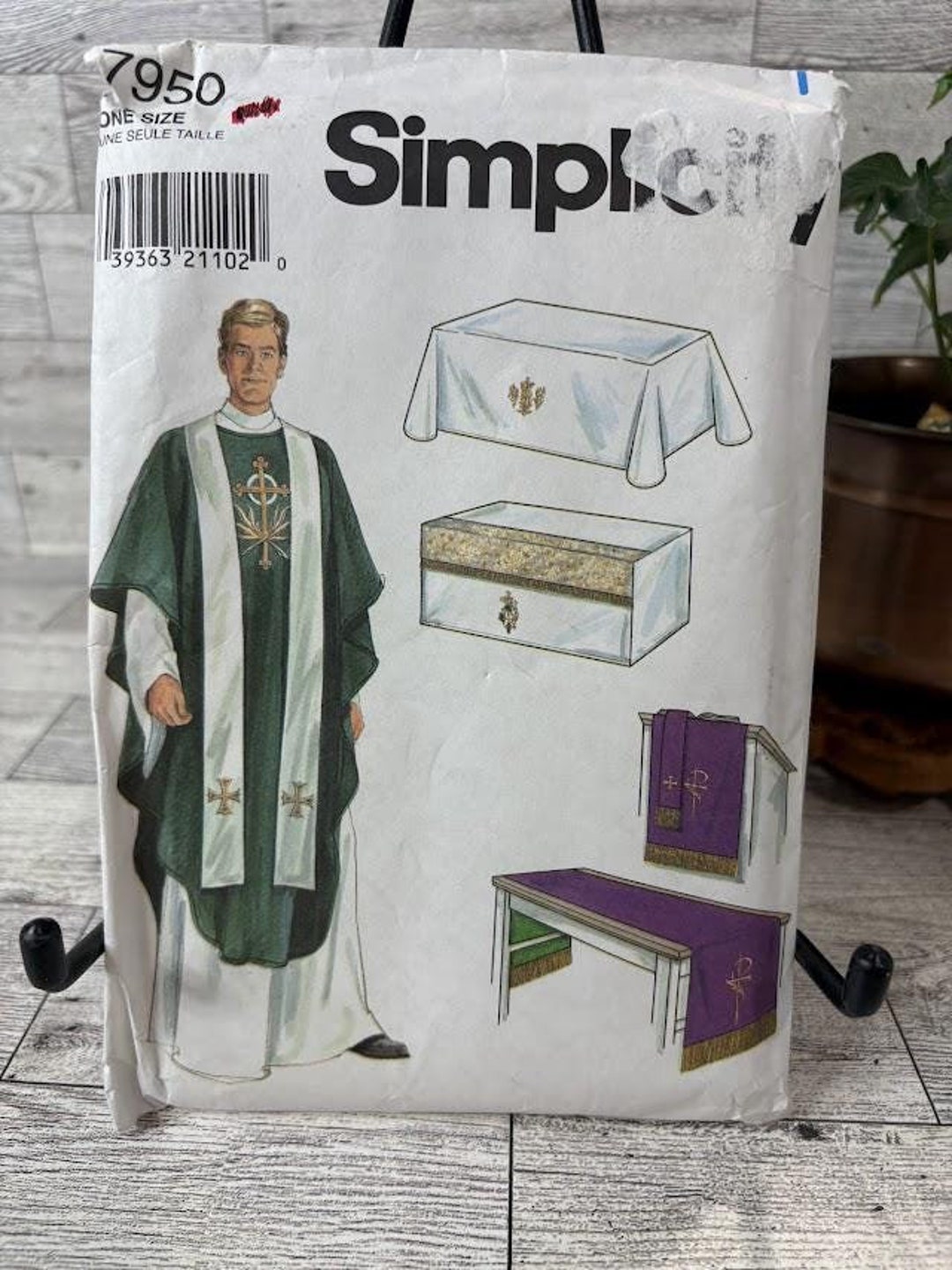 Simplicity Pattern No. 7950 Alter Cloths and Vestments, UNCUT Pattern ...