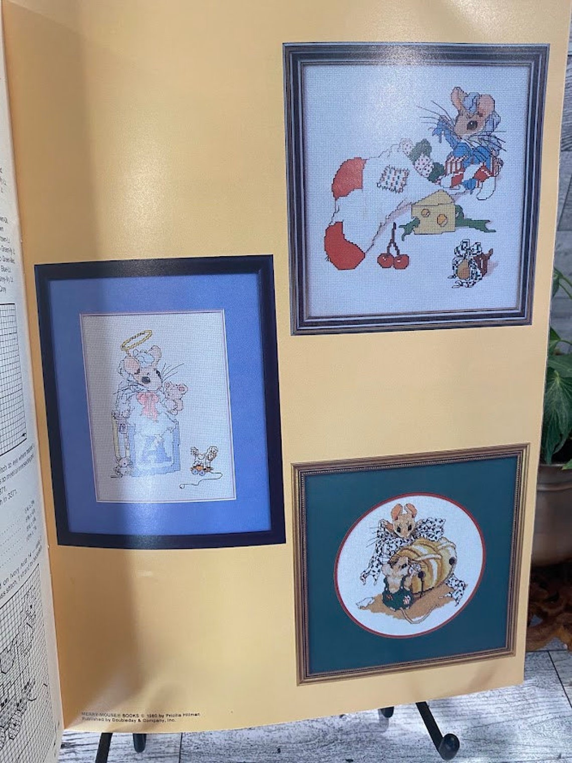 Vintage 1980 A Merry Mouse Christmas Counted Cross Stitch Booklet Book ...