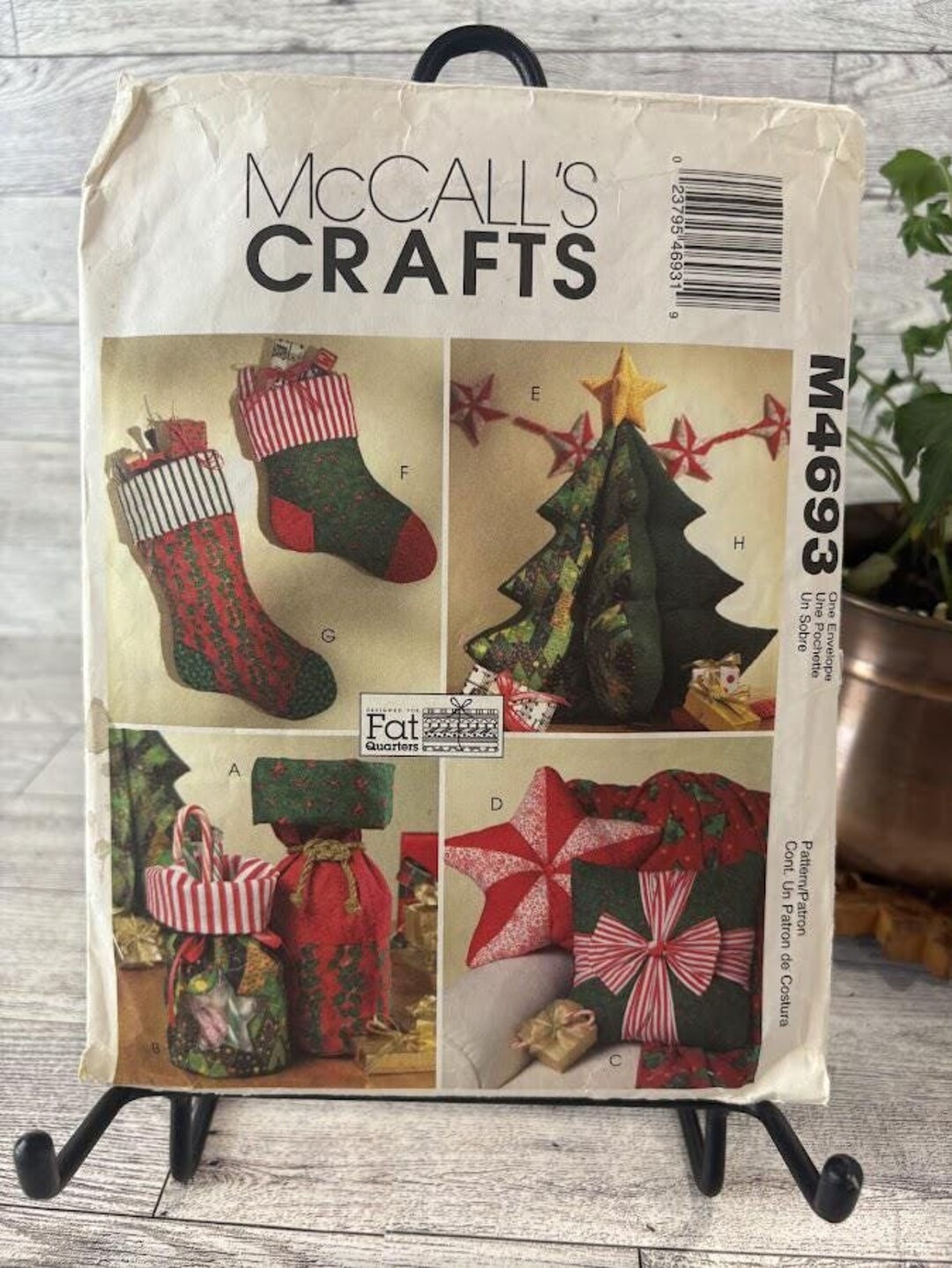 2004 Mccall's Crafts Costume Sewing Pattern No. M4693 Christmas Stockings, Bags, Pillows, and ...