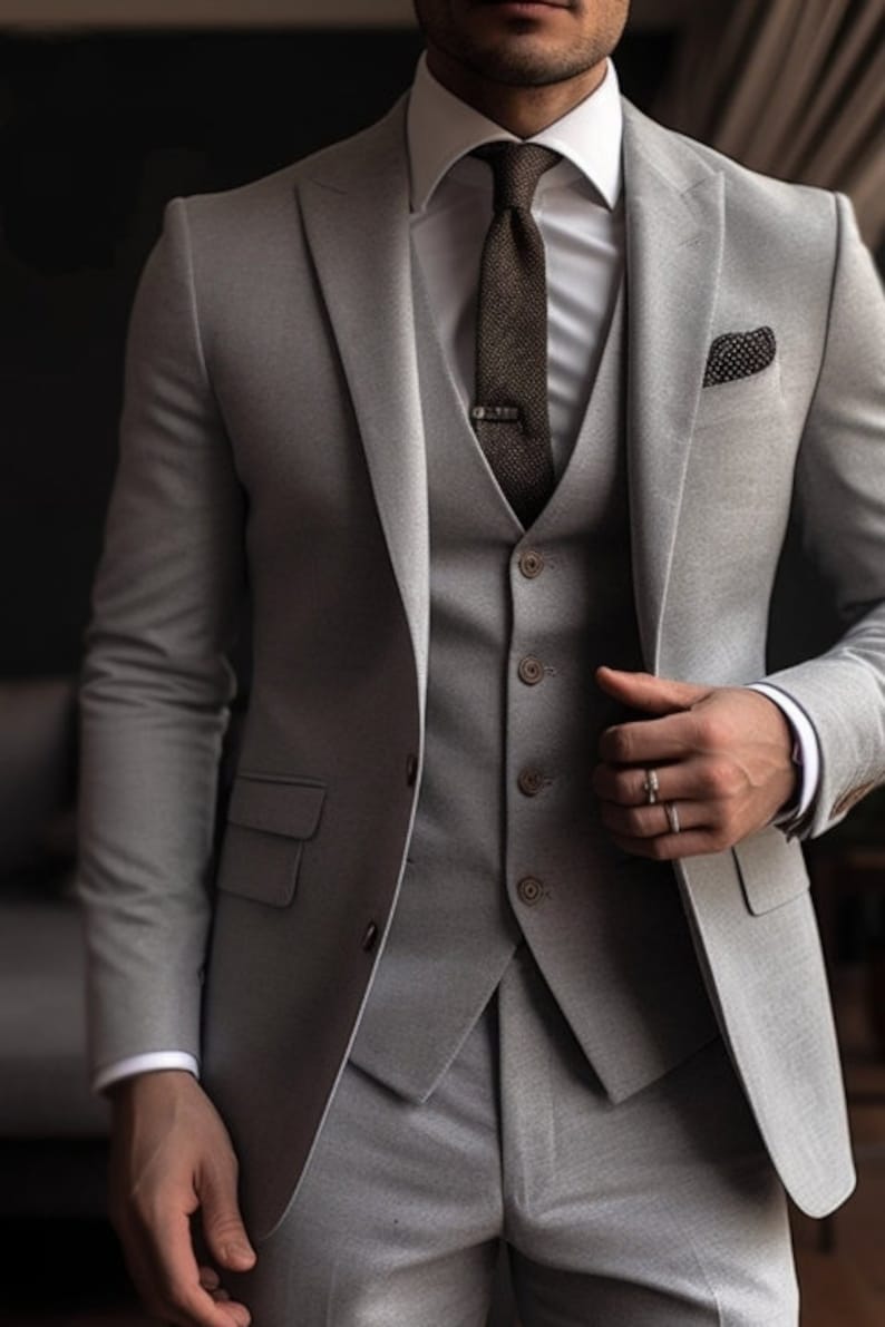 Men's Light Grey Peak Lapel 3-piece Suit Sophisticated Men's Business ...