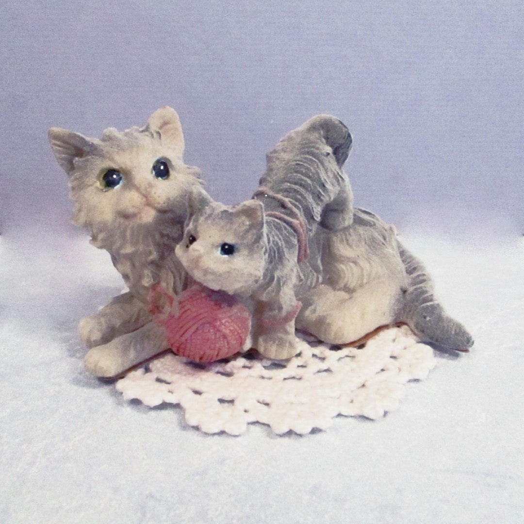 Mother Cat and Baby Kitten Figurine. Light Gray Fuzzy Flocked Vintage ...