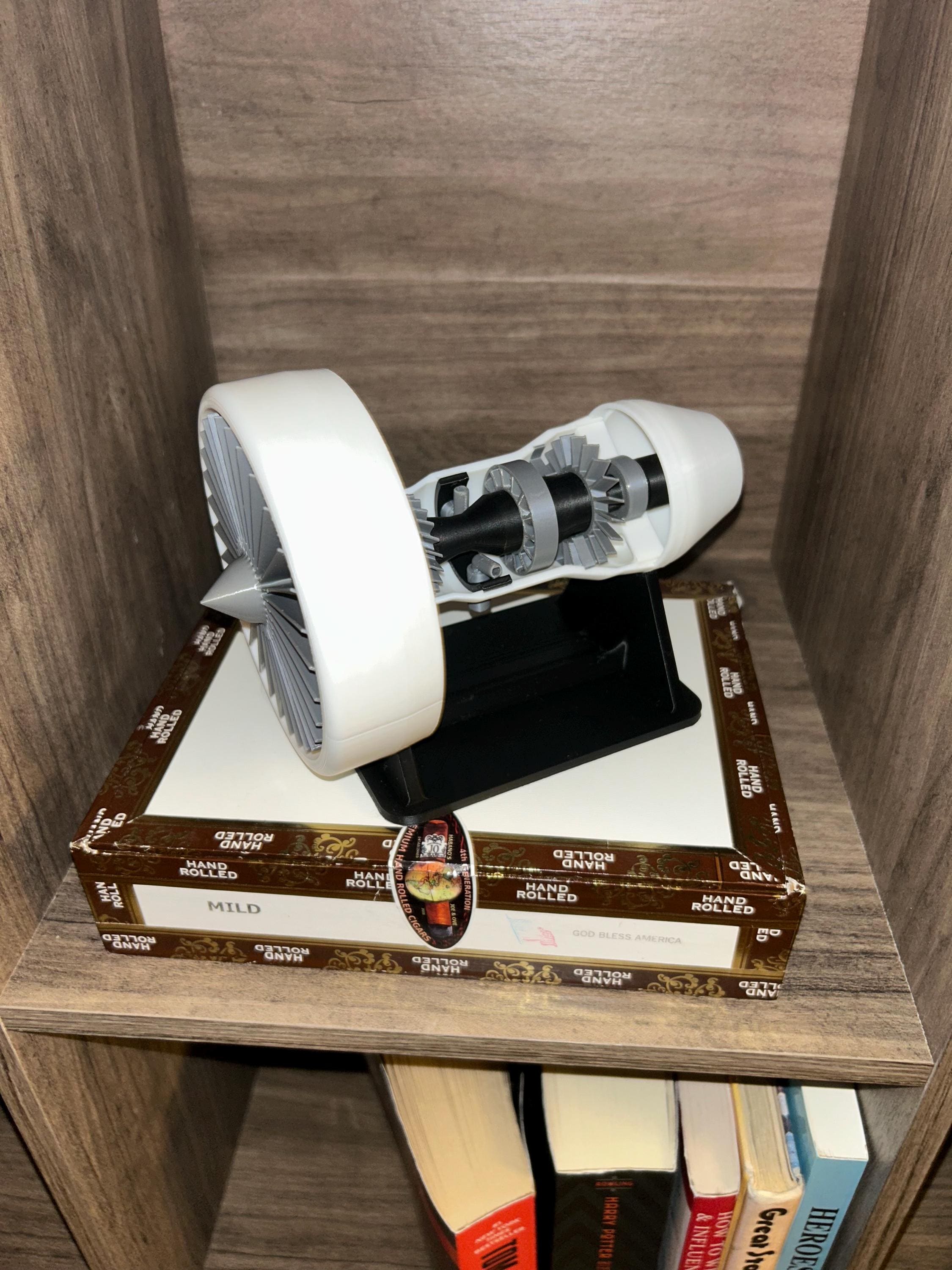 Turbofan Jet Engine Display | Spinning Aircraft Engine Scale Model With ...