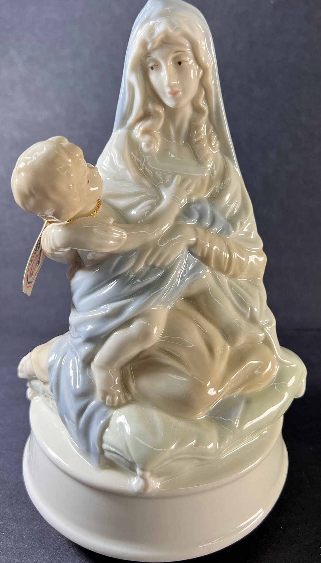 Mother Mary Musical Statue, Vintage From 1980's, Brand New, Never Used ...
