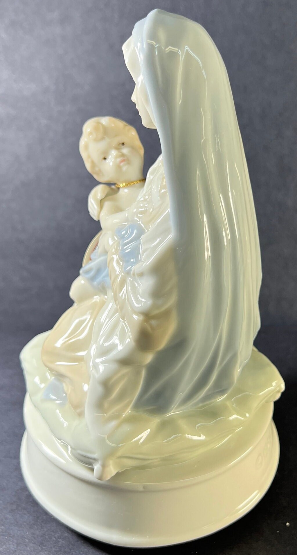 Mother Mary Musical Statue, Vintage From 1980's, Brand New, Never Used ...