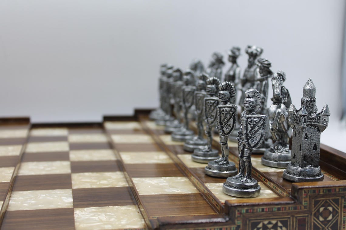 Historical Spanish Royal Guards Metal Chess Set for Adults Amphitheatre ...