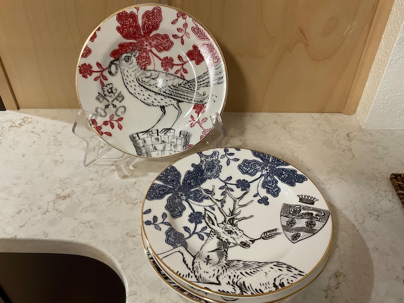 Set of 4 Anthropologie 8 Inch Plates. Squirrel, Buck, Griffin and Bird ...