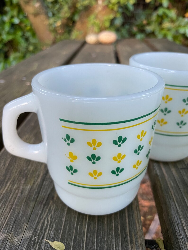 Vintage Milk Glass Mugs Set of 3 Termocrisa Green and Yellow on White ...