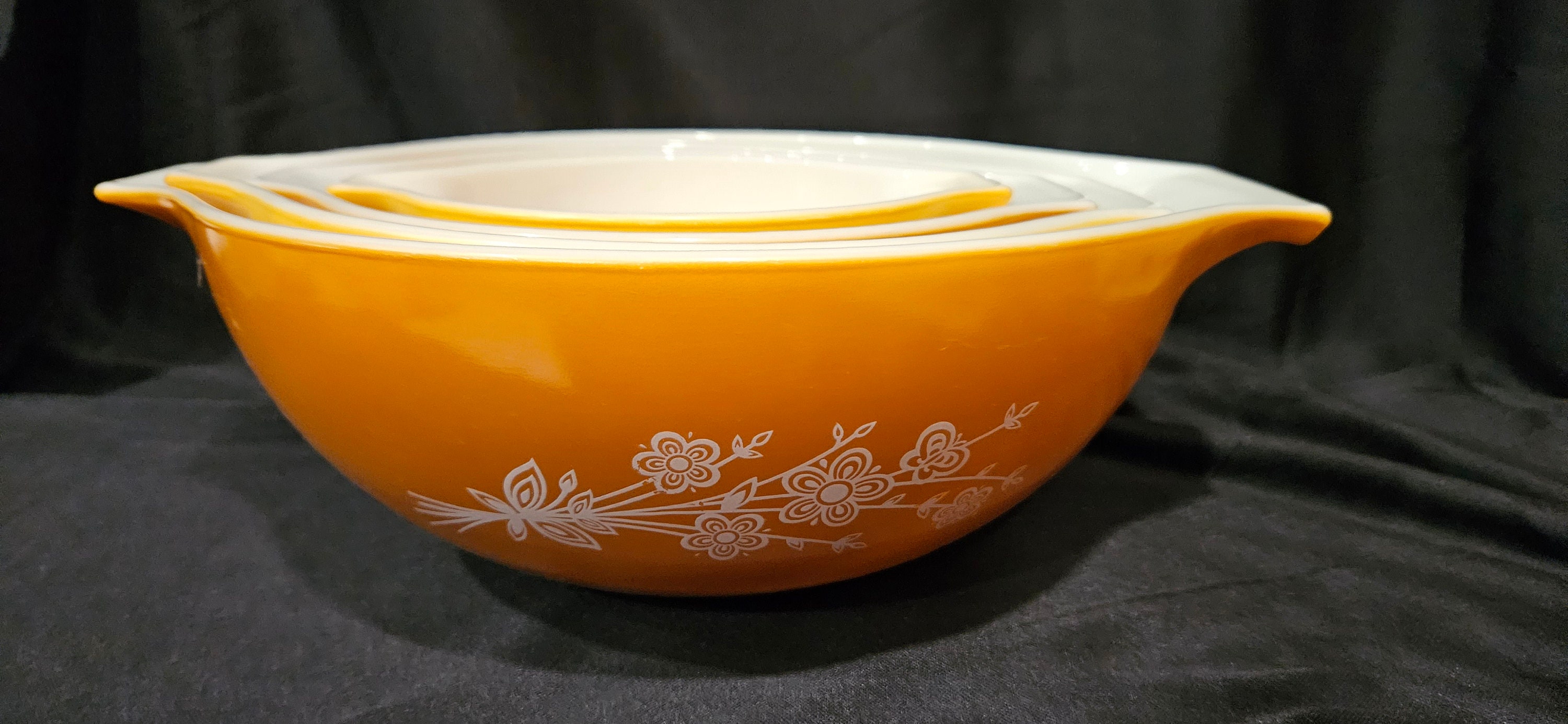 Beautiful Complete Set of 4 Pyrex Butterfly Gold Mixing Nesting ...