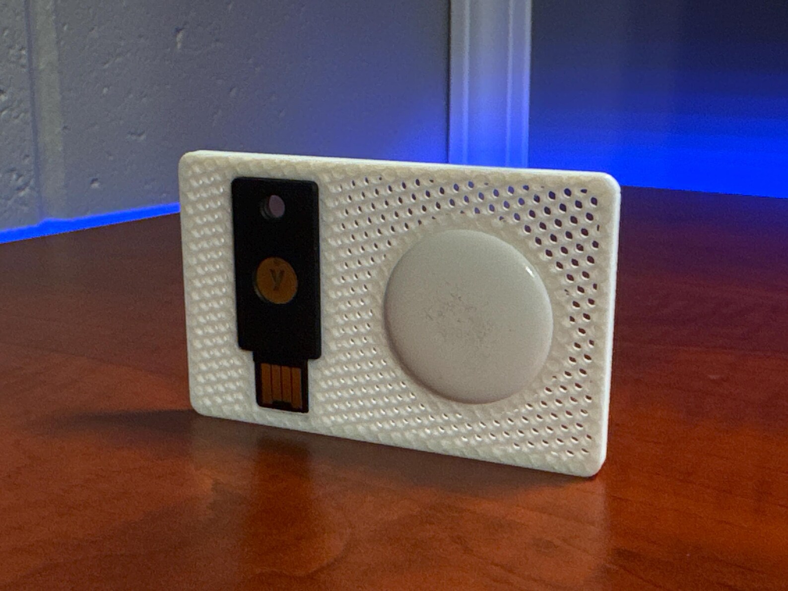 Airtag/ USB-A NFC Yubikey Holder - Etsy