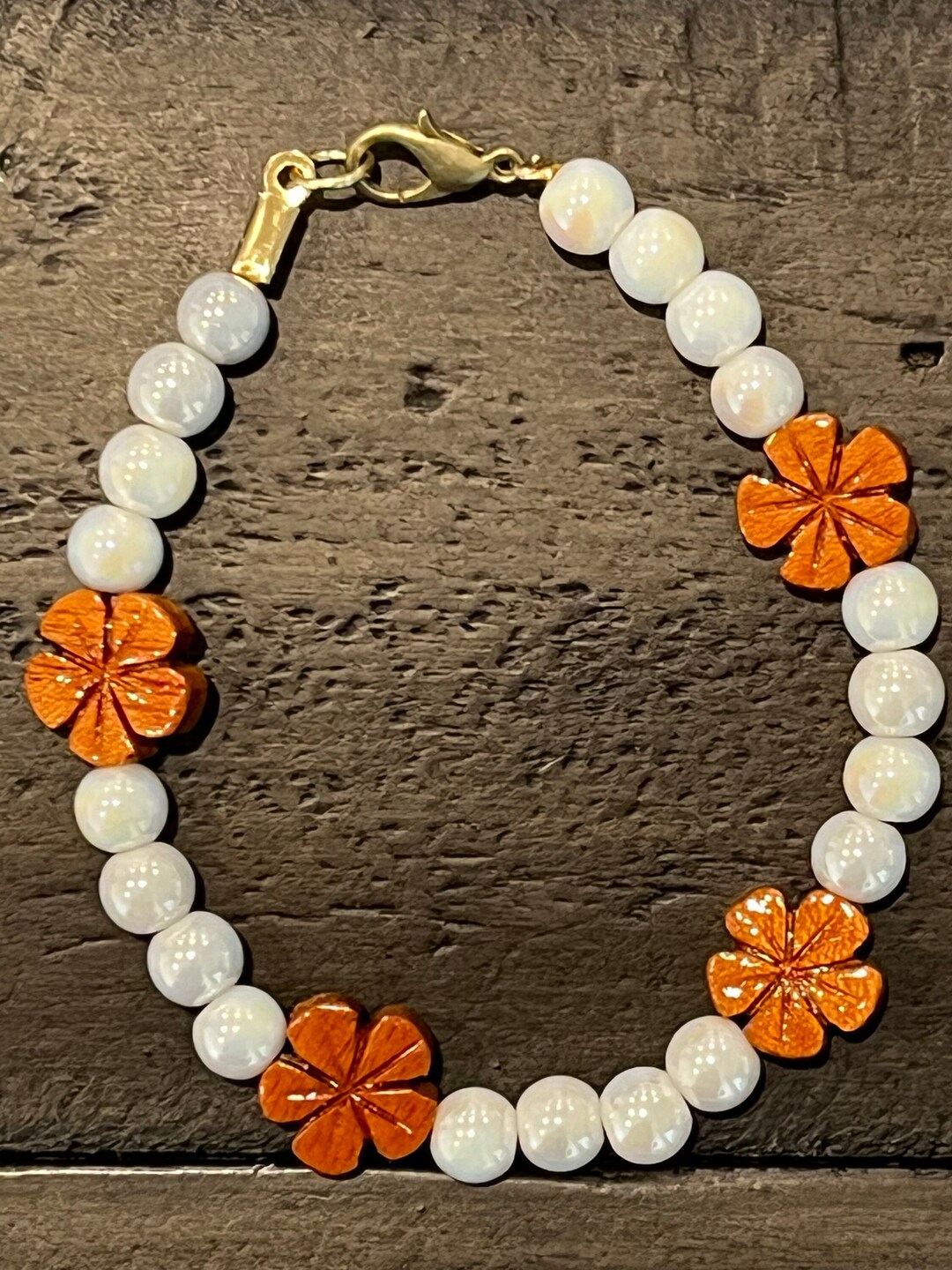 White Iridescent Glass Beaded Bracelet | Wooden Plumeria, Tropical ...