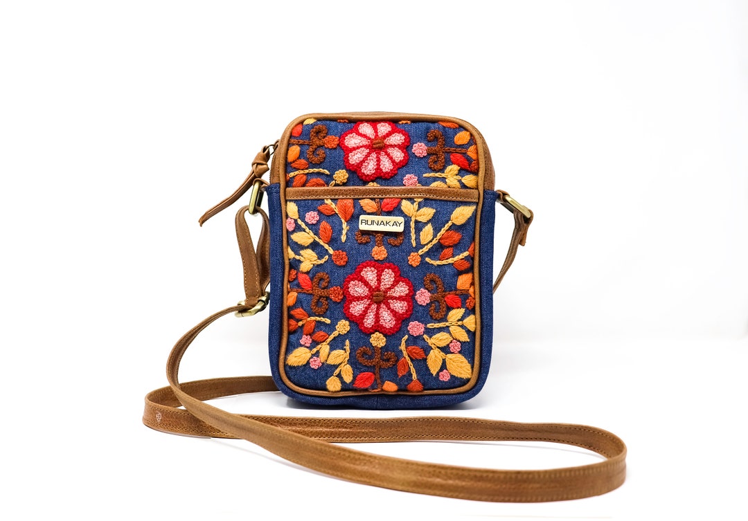 Hand Embroidered Travel Bag With Leather Strap / Peruvian Fashionistas ...