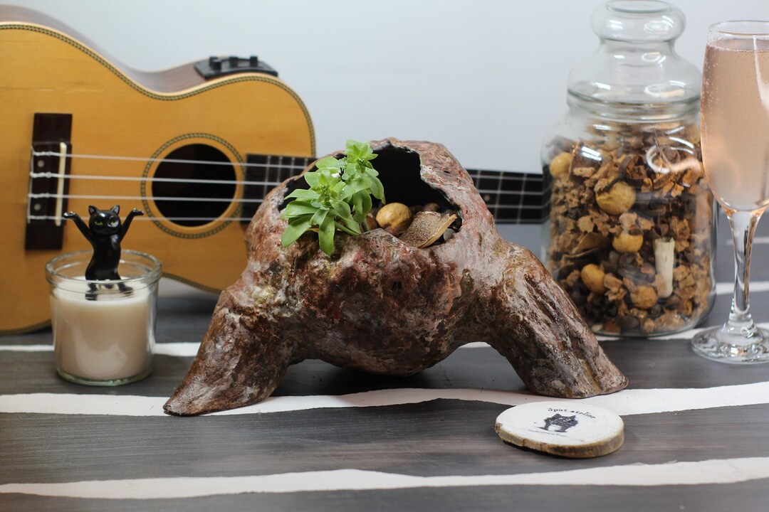 FREKI Round Vase in Earthenware, Brown and Blue Patina, Wooden Feet ...