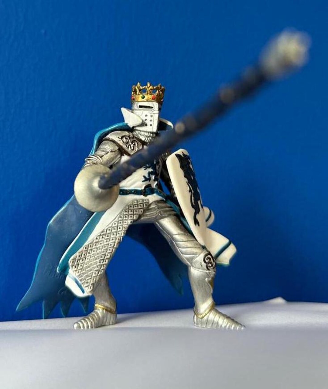 Papo White Blue Dragon Knight Figure 2006 Gold Crown Jousting Medieval ...