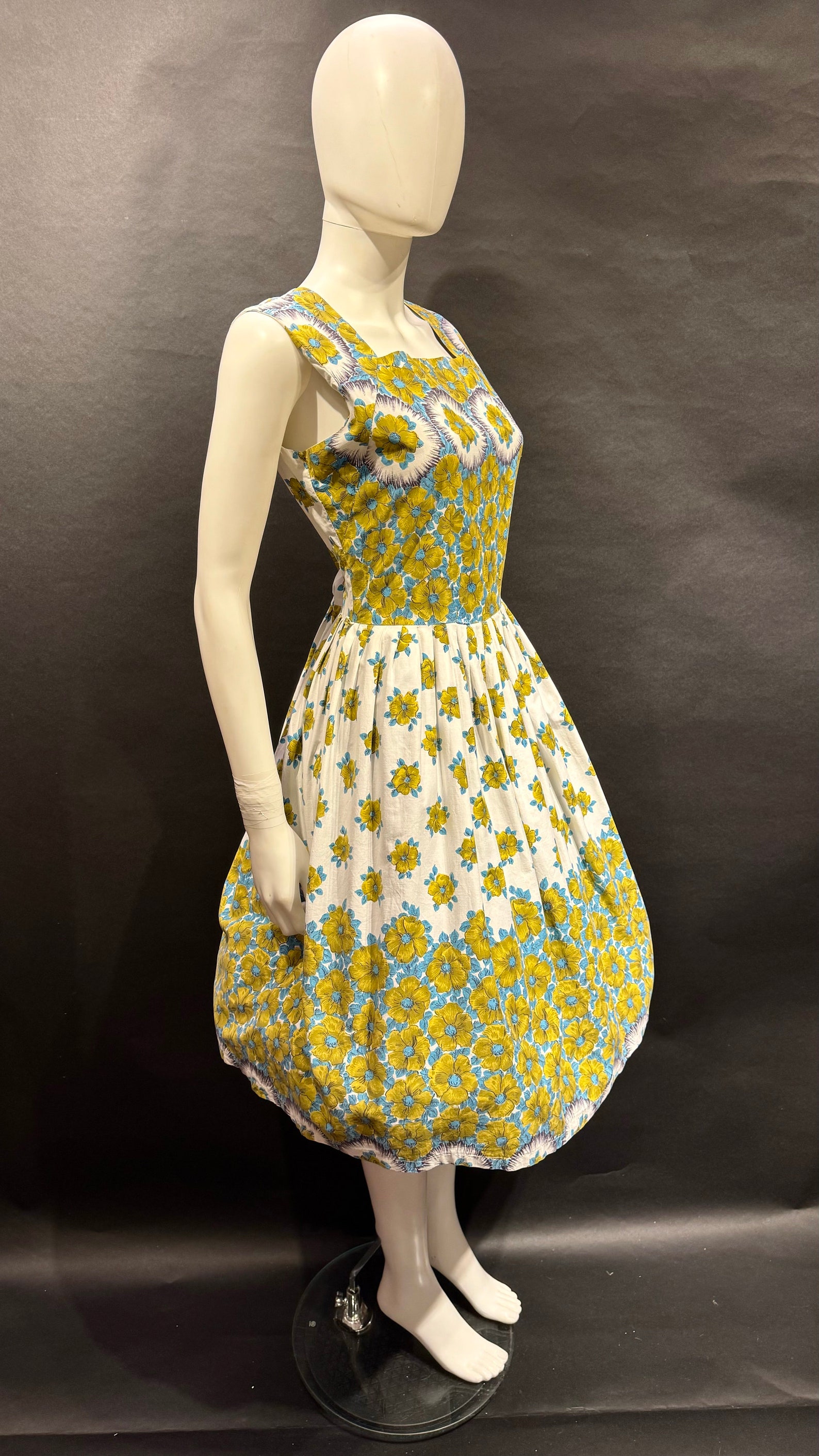 Really Sweet 1950s Border Print Day Dress - Etsy