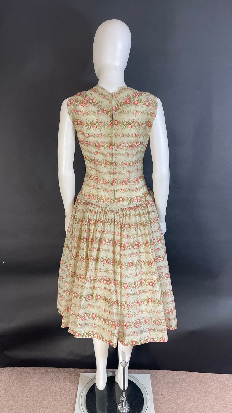 Really Pretty 1950s Day Dress - Etsy