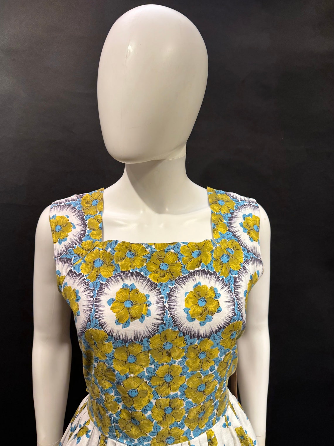 Really Sweet 1950s Border Print Day Dress - Etsy