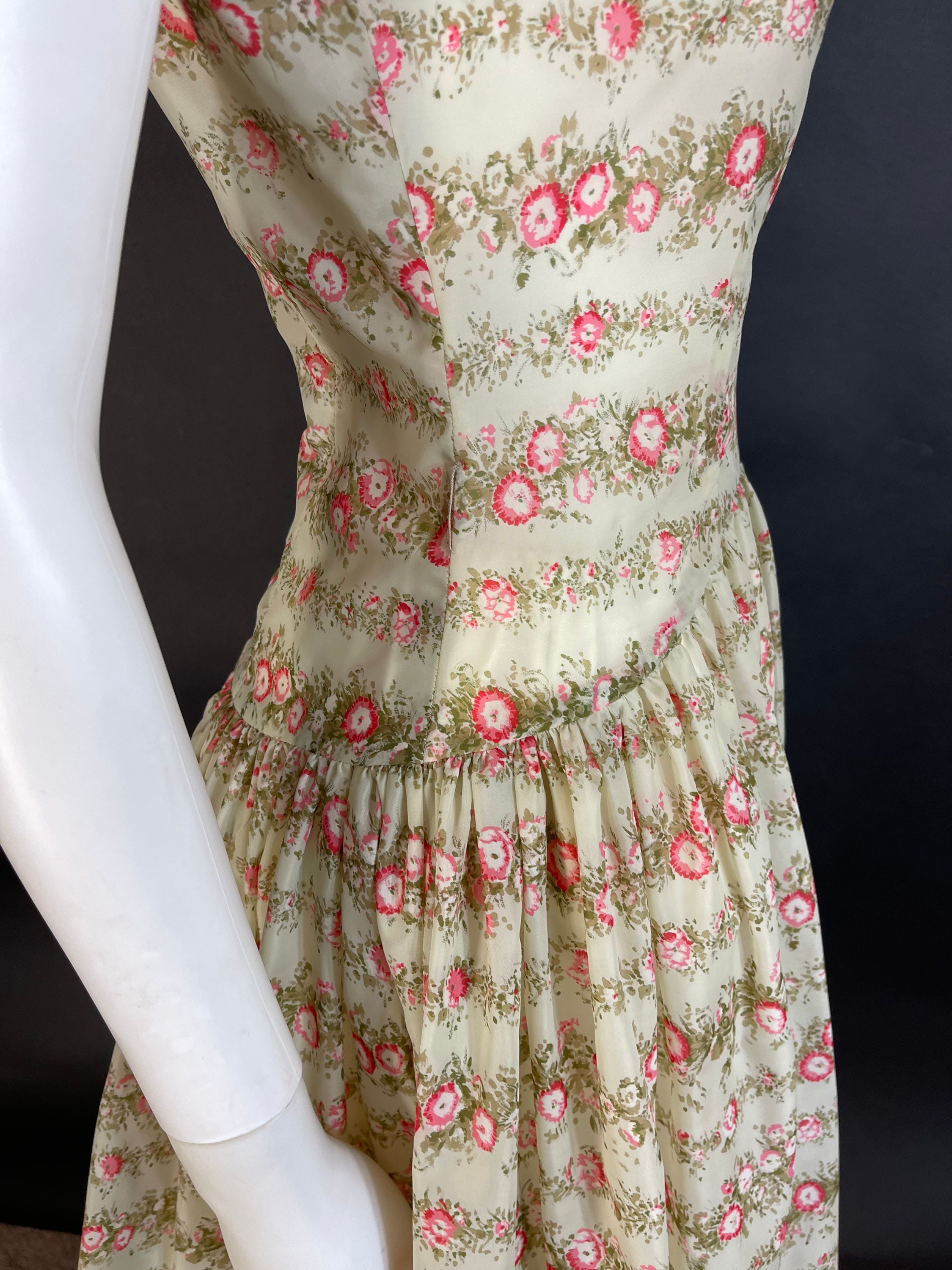 Really Pretty 1950s Day Dress - Etsy
