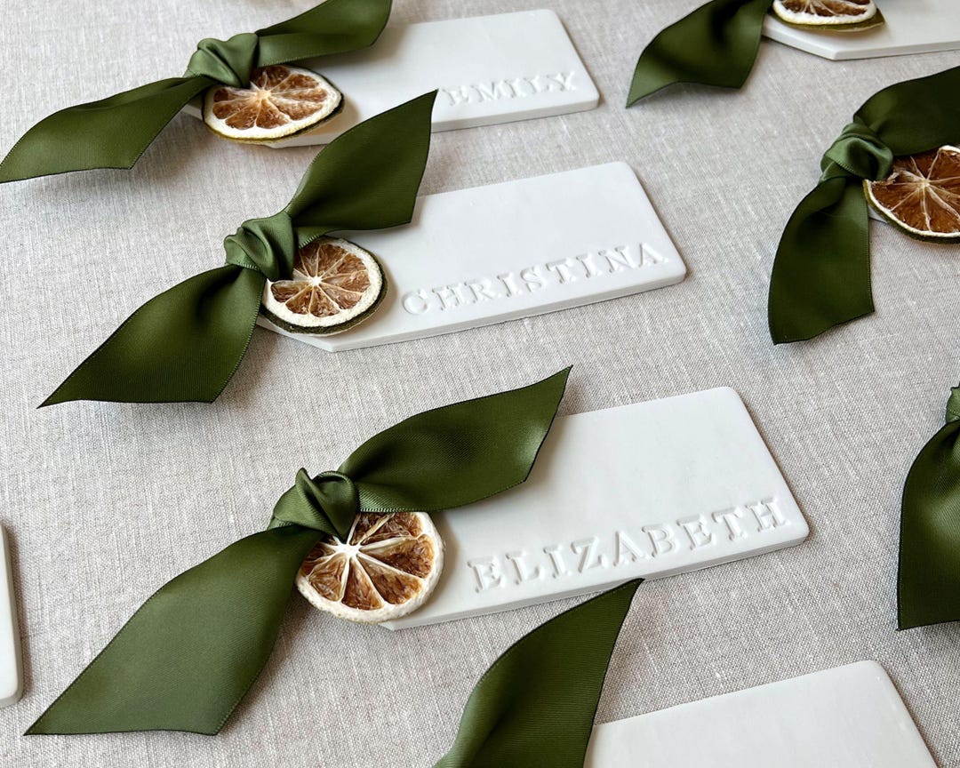 Personalized Clay Place Cards: Elegant Wedding Name Plate With ...