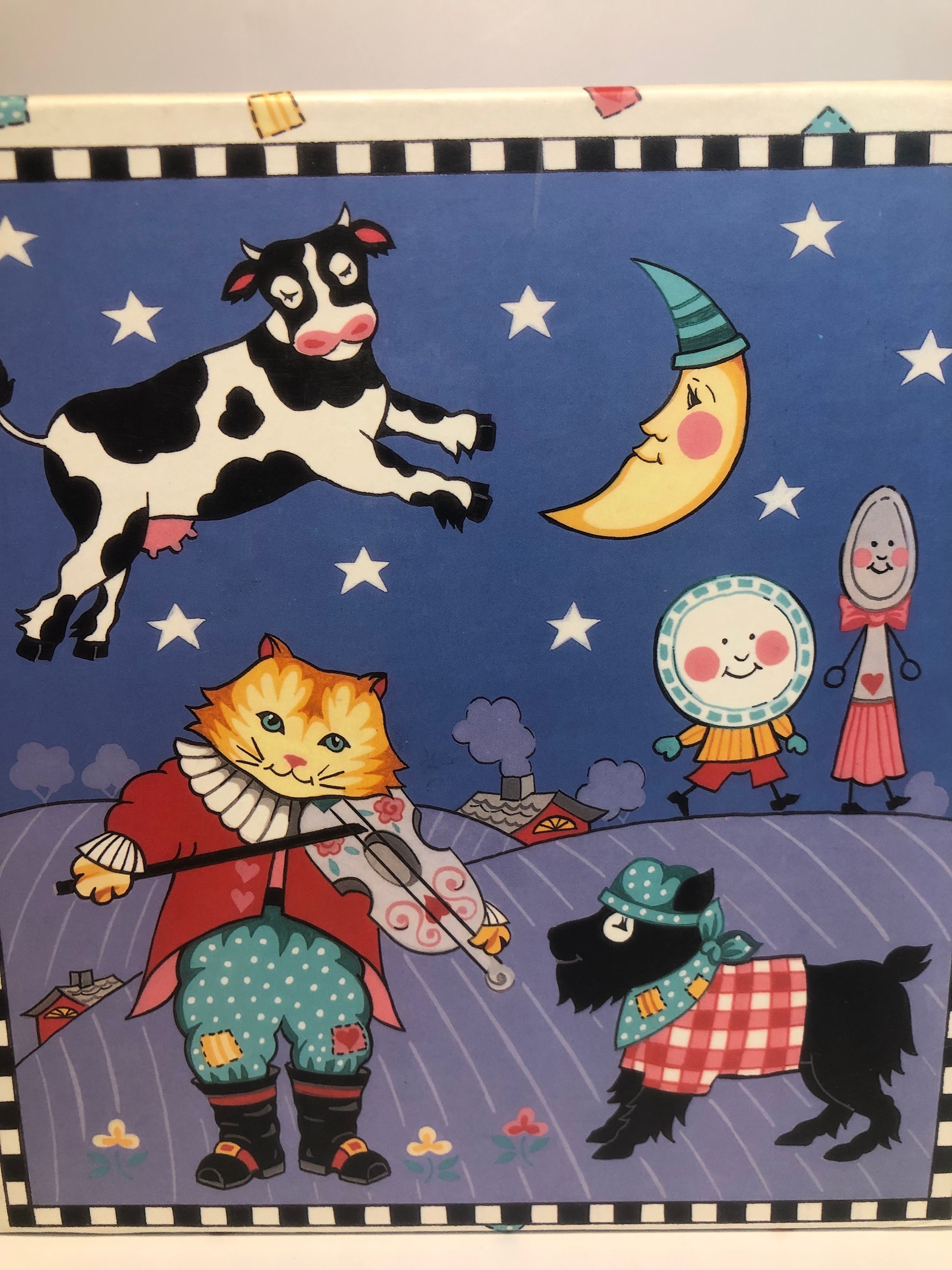 Hey Diddle Diddle, Cat and Fiddle, Cow Jumped Over the Moon Nursey ...