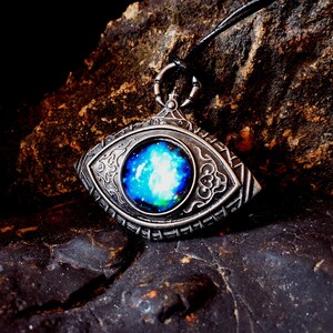 Bloodborne Necklace Cosmic Eye Watcher Badge / Bloodborne Cosplay ...