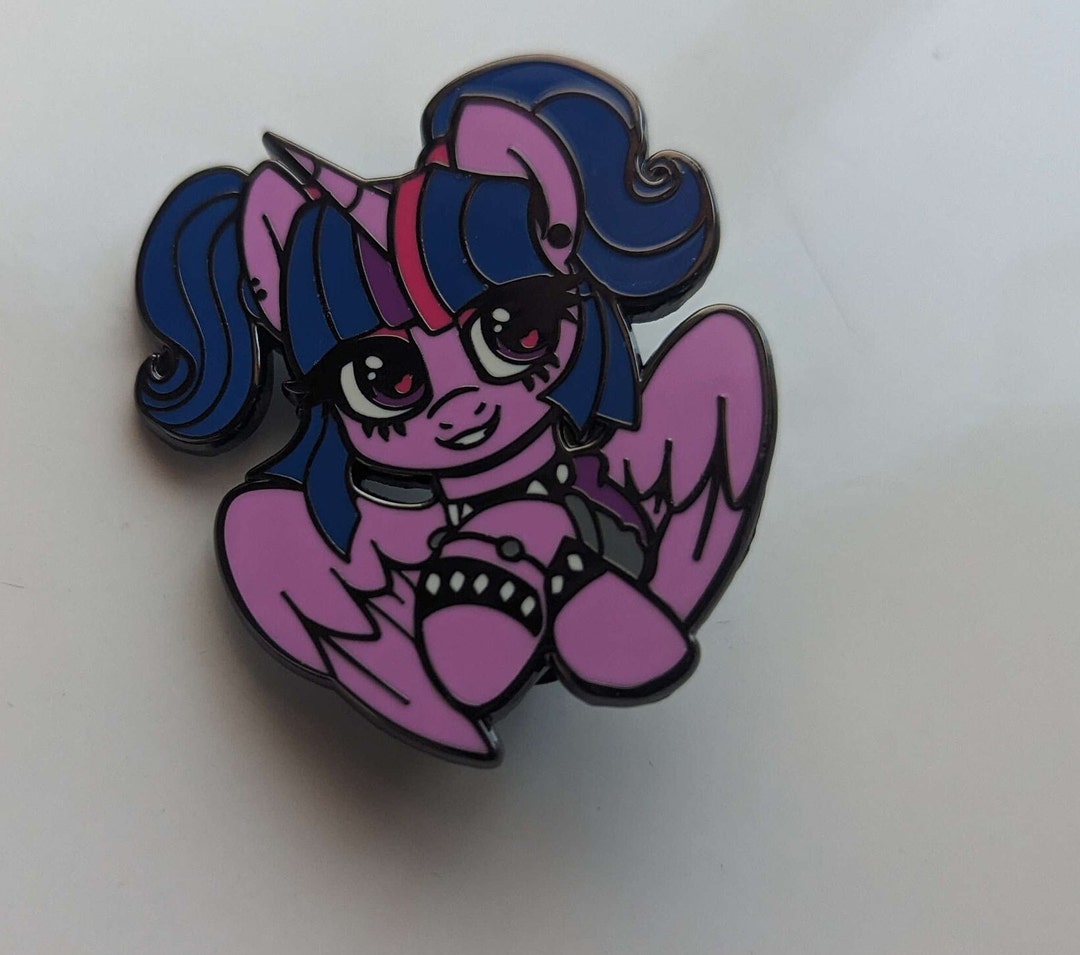 Twilight Sparkle Alicorn Scene My Little Pony Enamel Pin - Etsy