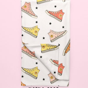 Retro Smiley Face Converse Chucks Sneakers Seamless Pattern Summer ...