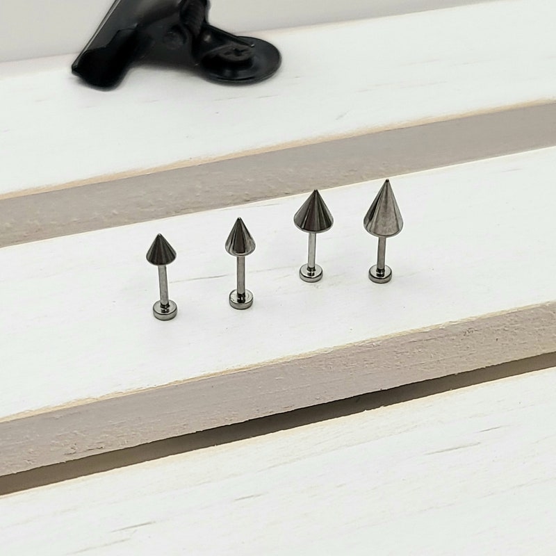 Titanium Labret 16g Spike - Etsy