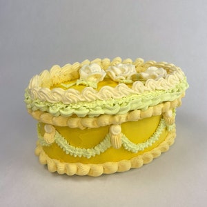 Realistic Cake Box - Vintage Style, Colorful, One of a Kind, Handmade ...