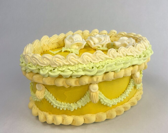 Realistic Cake Box - Vintage Style, Colorful, One of a Kind, Handmade ...